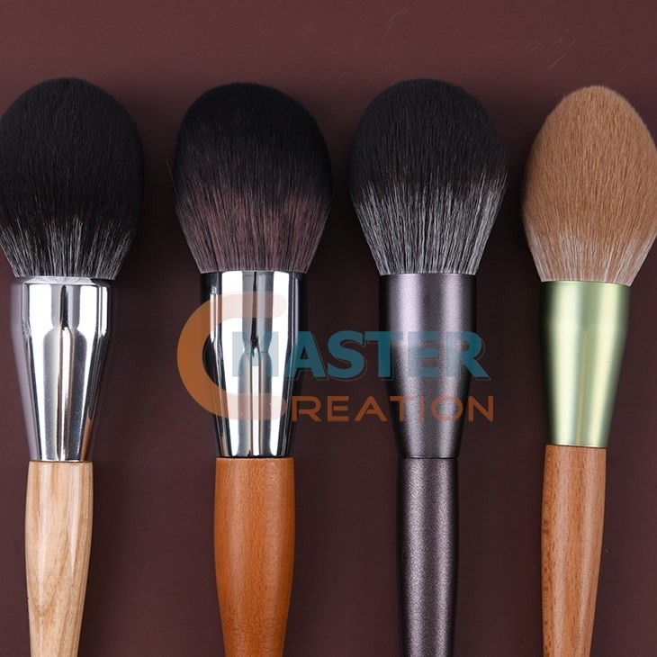 Snow Fox Brush | Oversized Loose Powder Brush | Honey Powder Brush ...